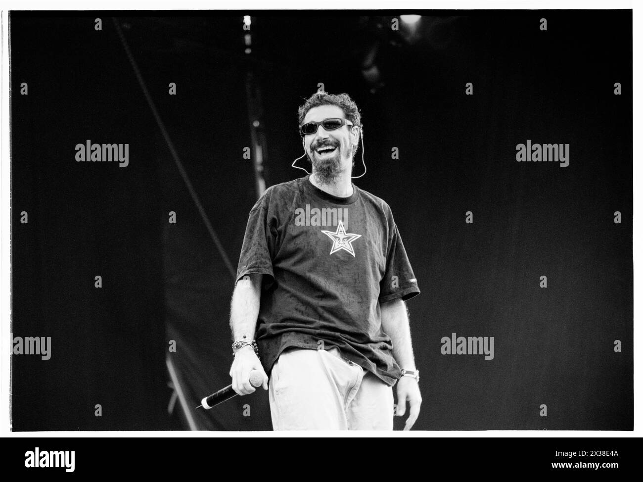 SYSTEM OF A DOWN, READING FESTIVAL, 2001: Singer Serj Tankian from ...