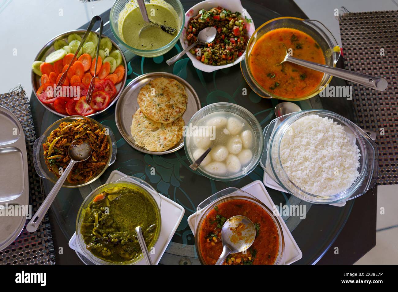 Gujarati thali hi-res stock photography and images - Alamy