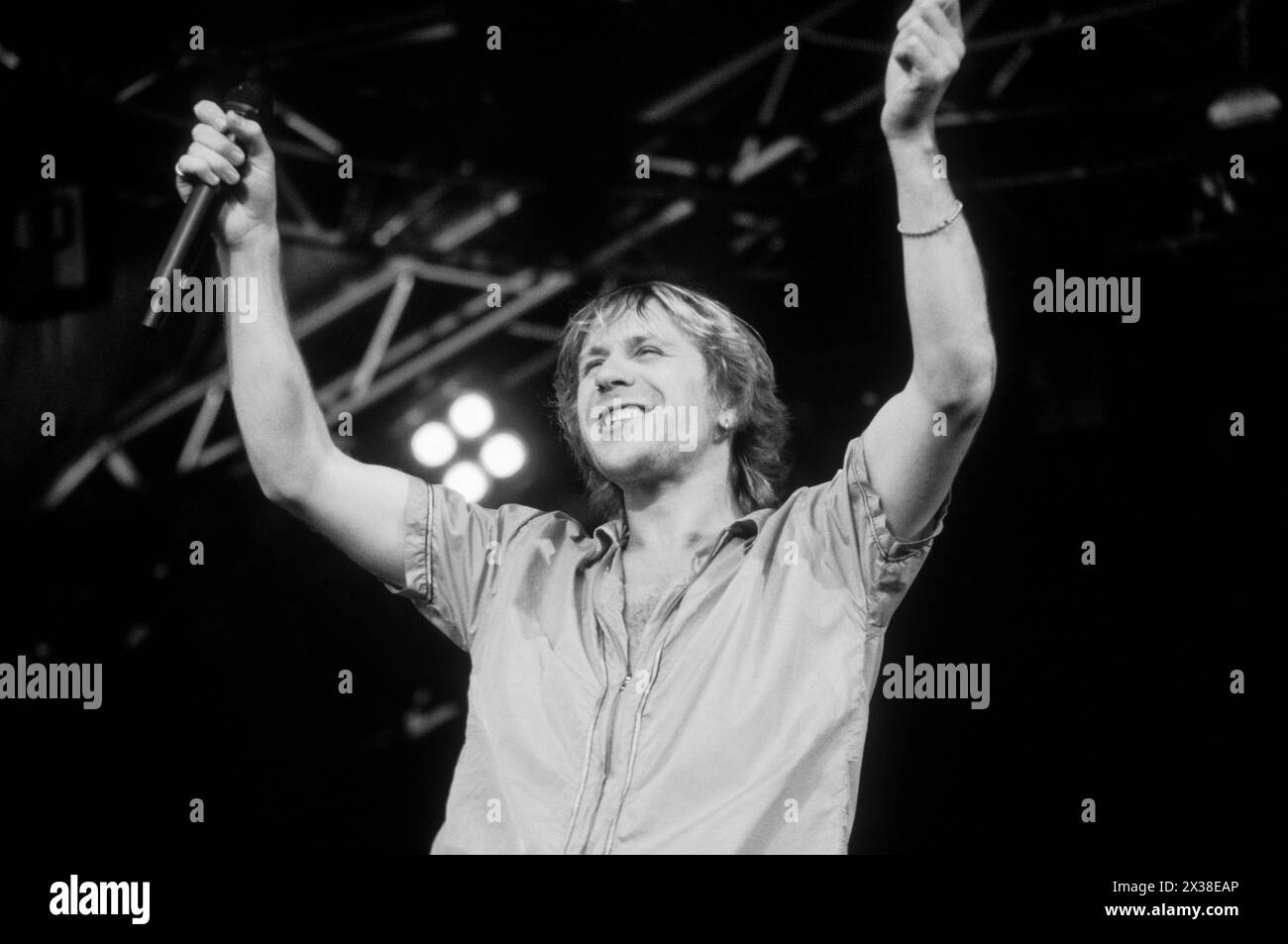 Uk singer tony hi-res stock photography and images - Alamy