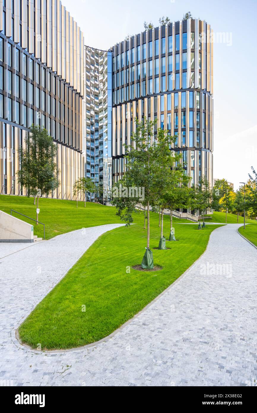 Curved lawn hi-res stock photography and images - Alamy