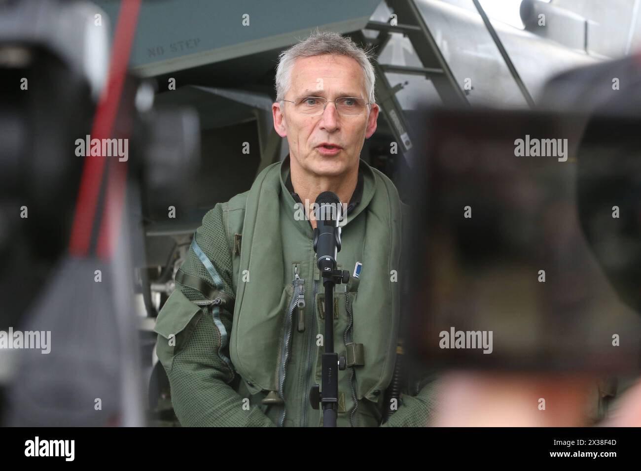 Taktische armee hi-res stock photography and images - Alamy
