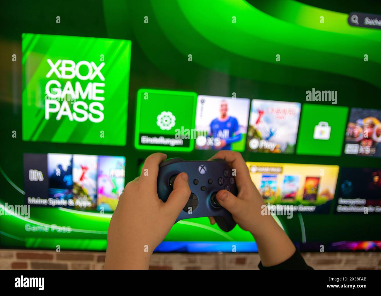 Playstation 5 xbox series x hi-res stock photography and images - Alamy