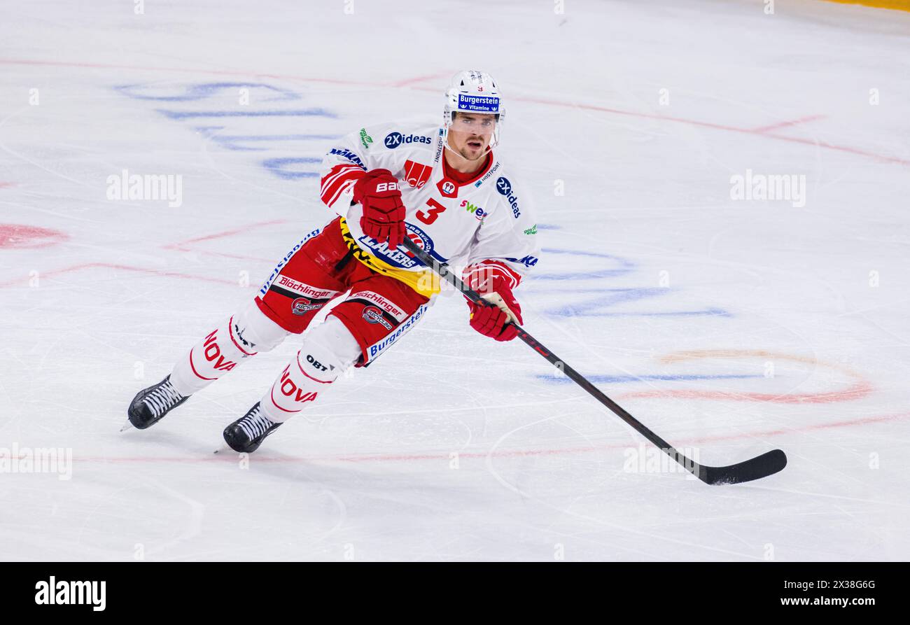 SC Rapperswil-Jona Lakers Verteidiger #3 Emil Djuse während dem Spiel ...