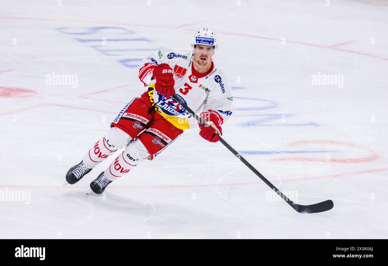 SC Rapperswil-Jona Lakers Verteidiger #3 Emil Djuse während dem Spiel ...