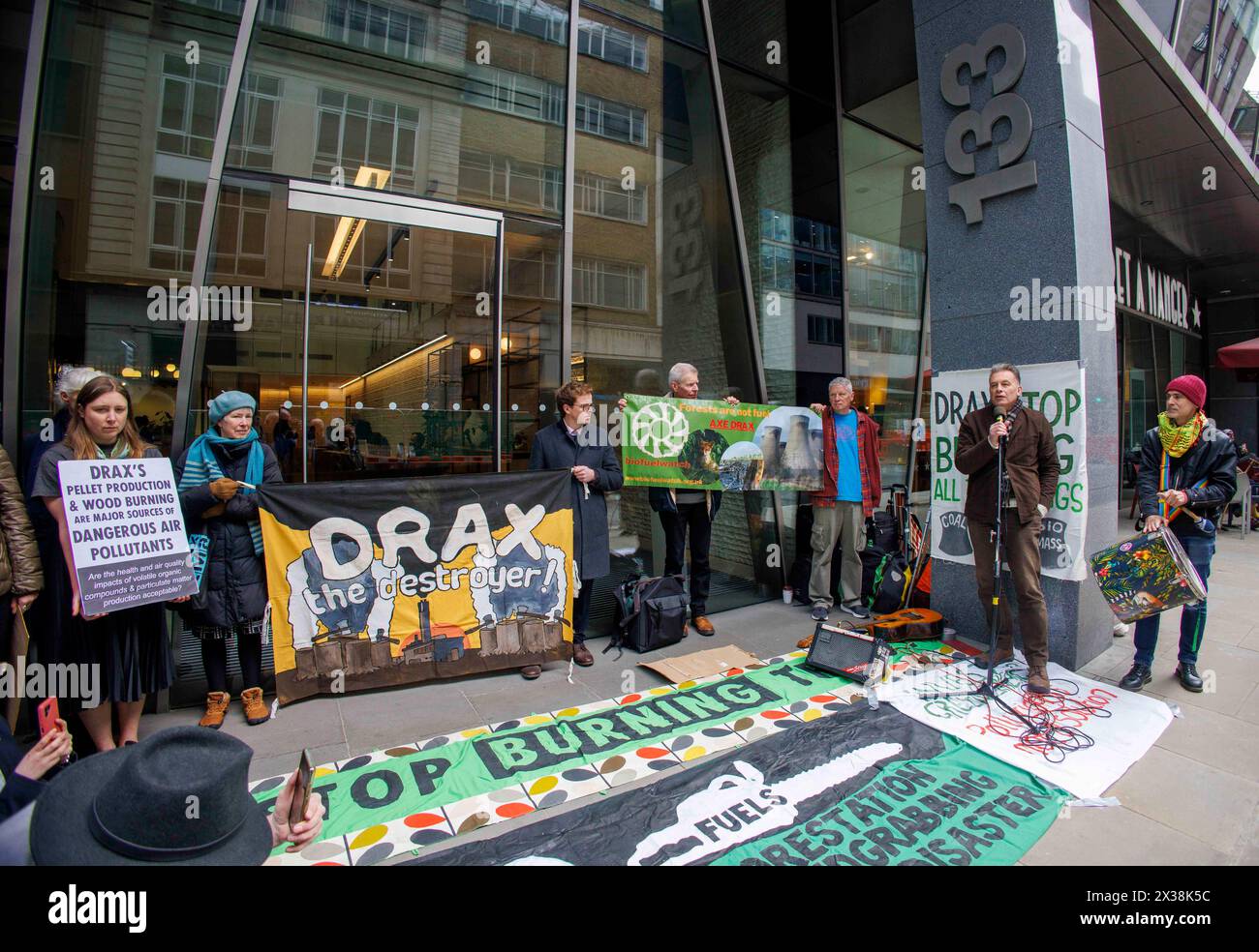 London, UK. 25th Apr, 2024. Chris Packham at the protest outside Drax ...