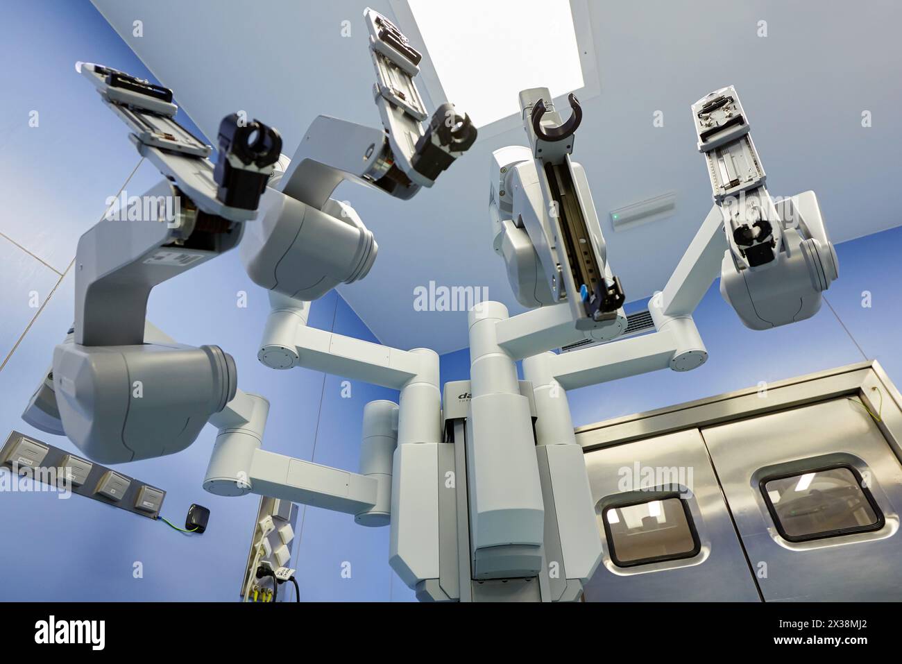 Operating room, Prostate cancer robotic surgery, Da Vinci surgical ...