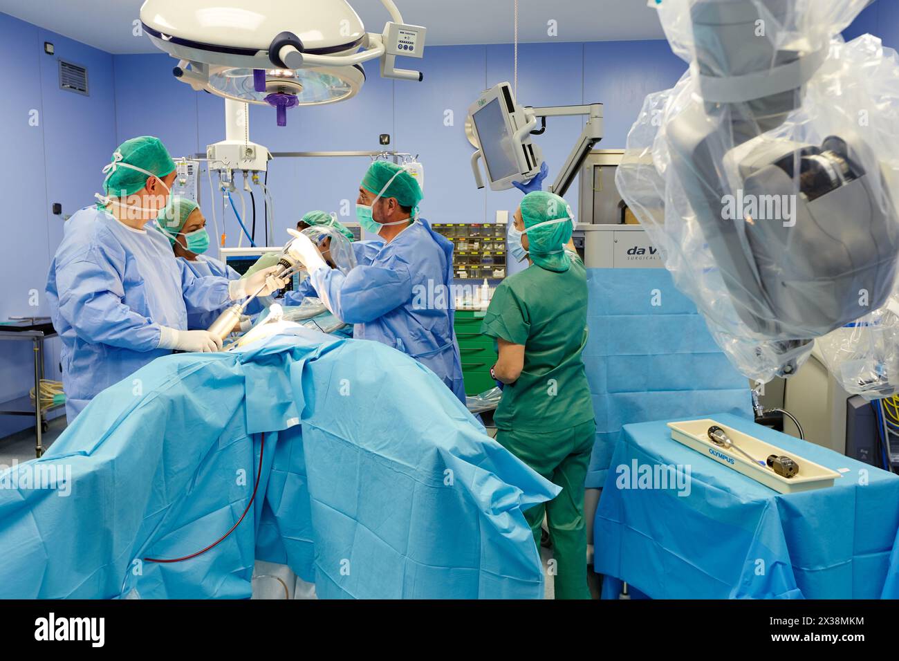 Da vinci surgical system hi-res stock photography and images - Alamy