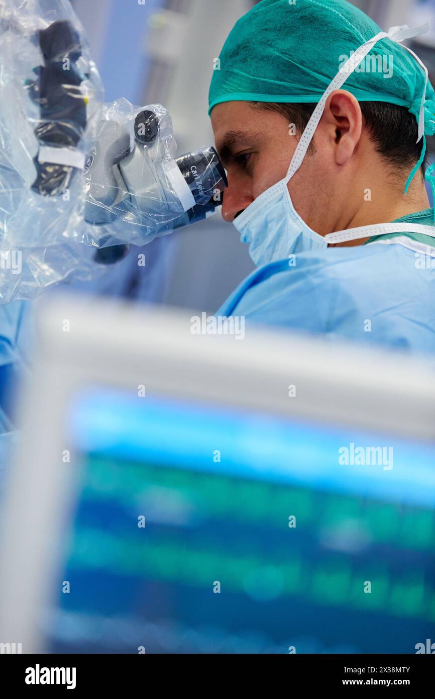 Operating room, Brain operation, Neurosurgery, Hospital Donostia, San ...