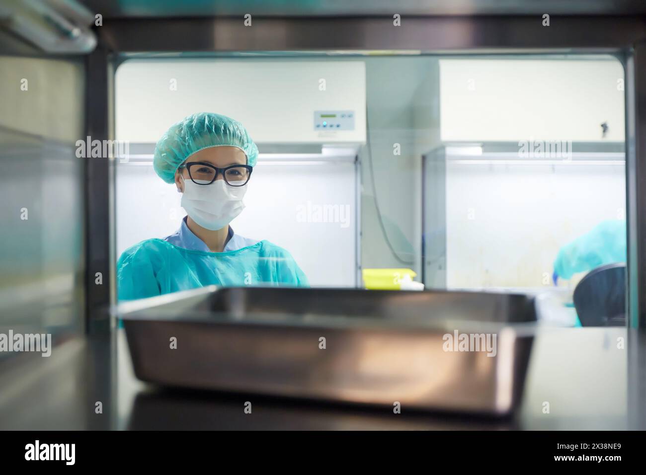 Preparation drugs clean room pharmacy hi-res stock photography and ...