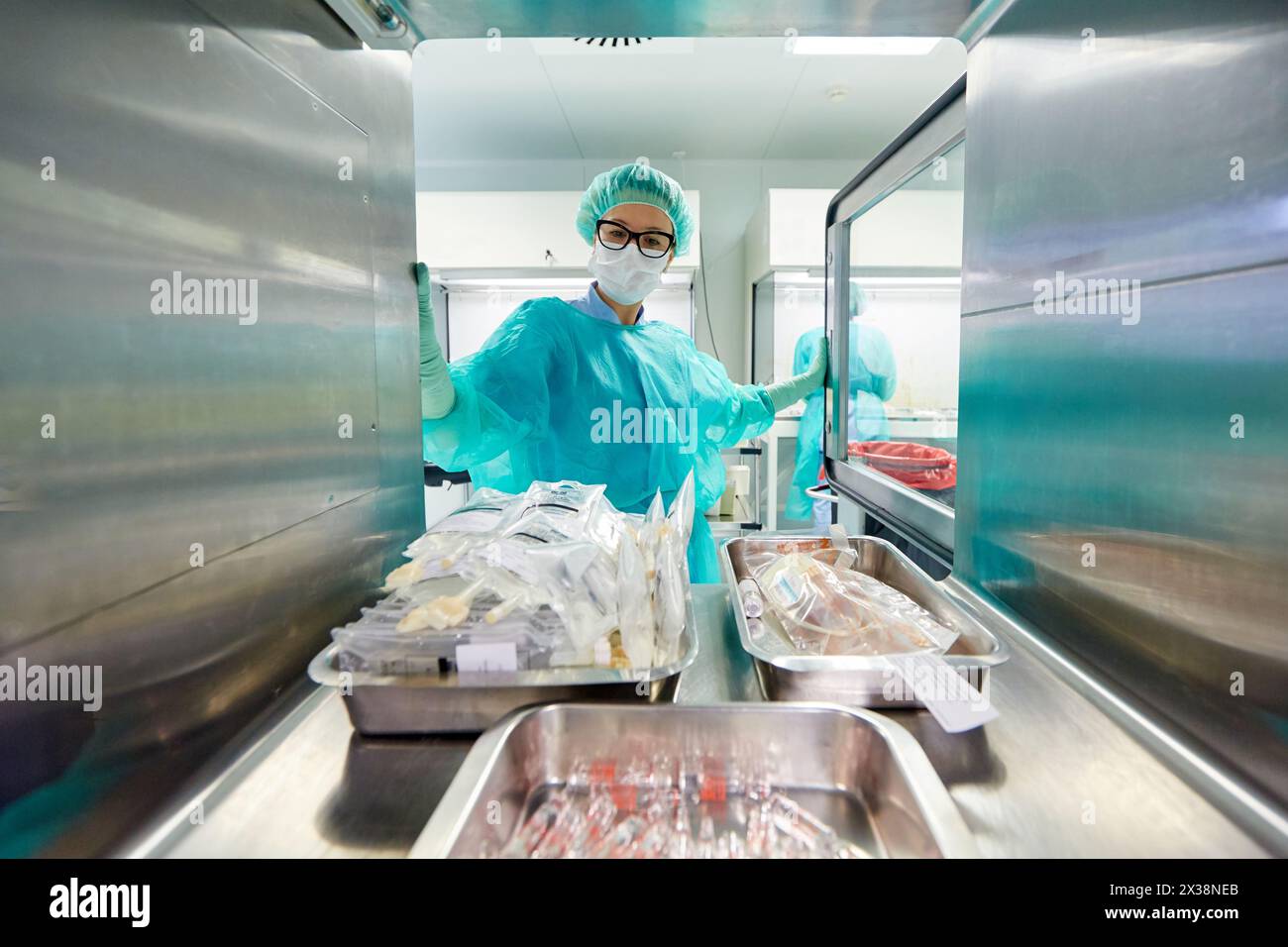 SAS window, Preparation of drugs, Clean room, Pharmacy, Hospital ...