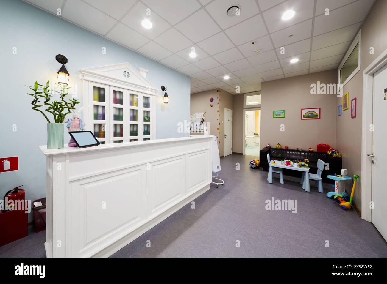 MOSCOW, RUSSIA - OCT 19, 2016: Interior of reception hall in Children ...