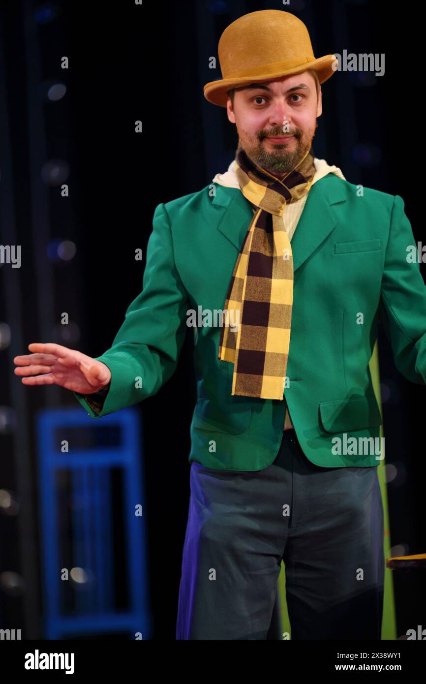 Suit premium hi-res stock photography and images - Alamy