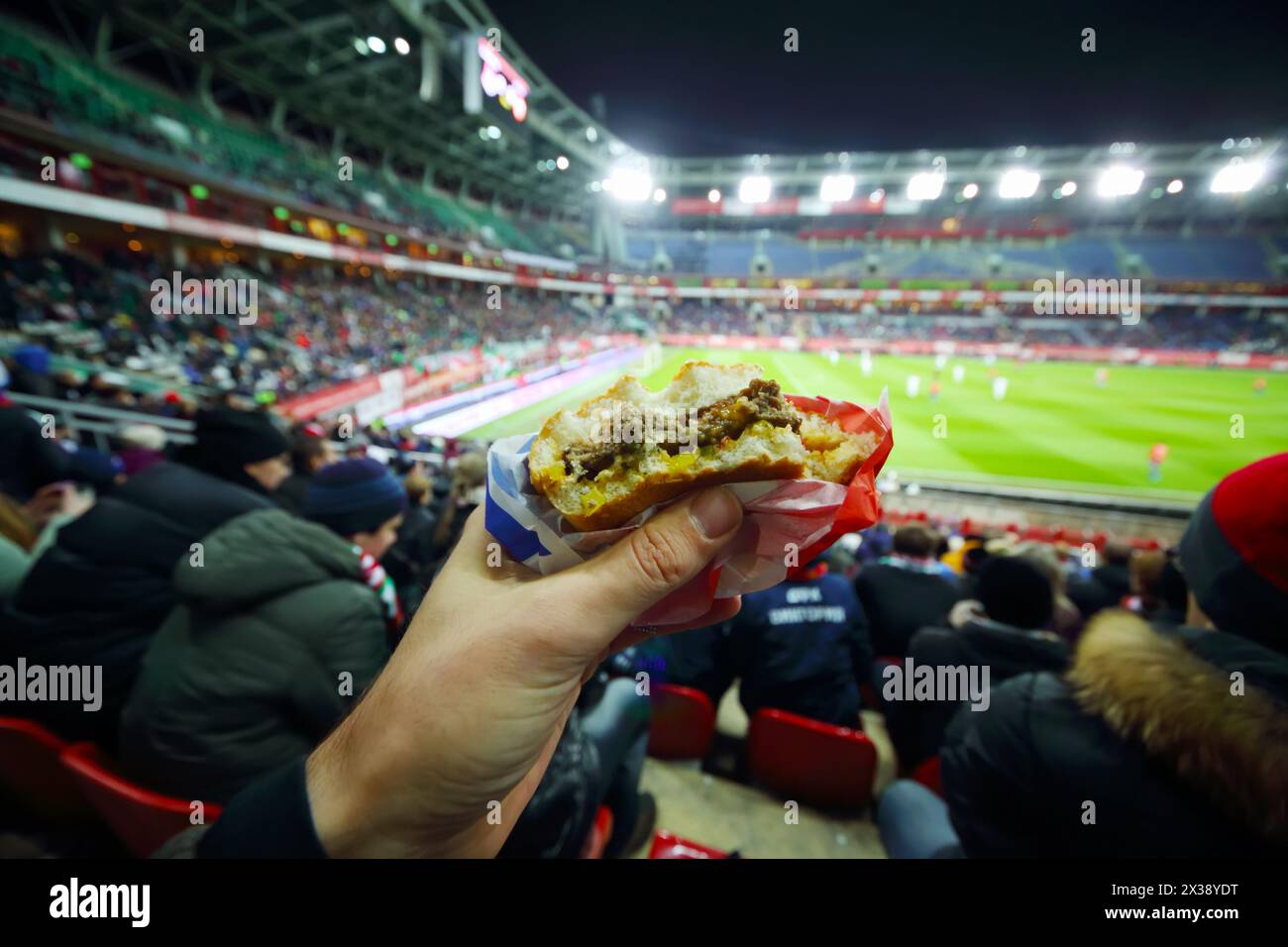Food in the spotlight burger hi-res stock photography and images - Alamy