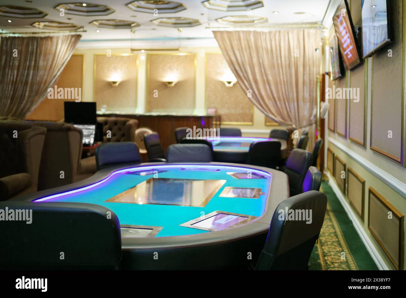 Poker tables hi-res stock photography and images - Alamy