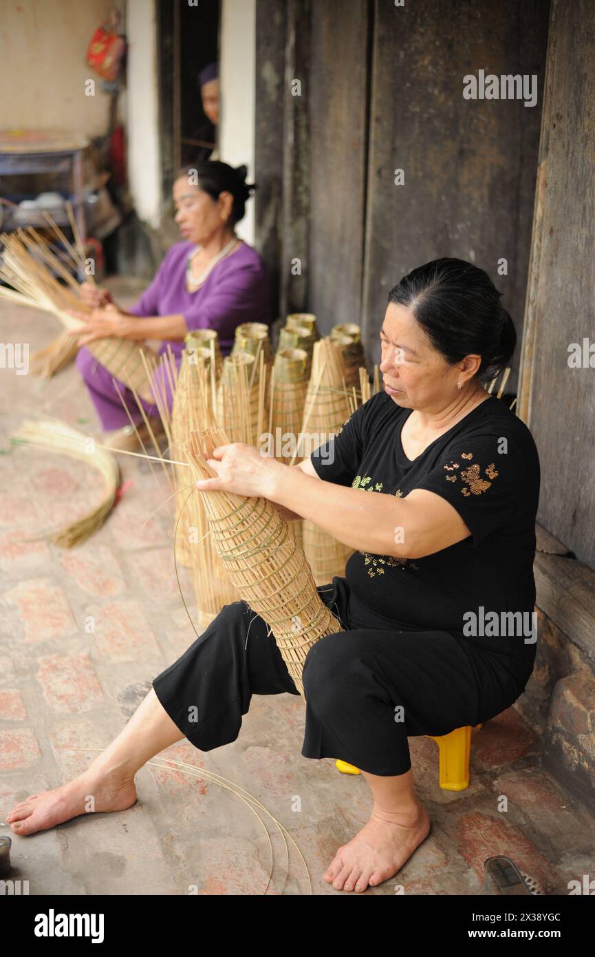 Handicraft making hi-res stock photography and images - Alamy