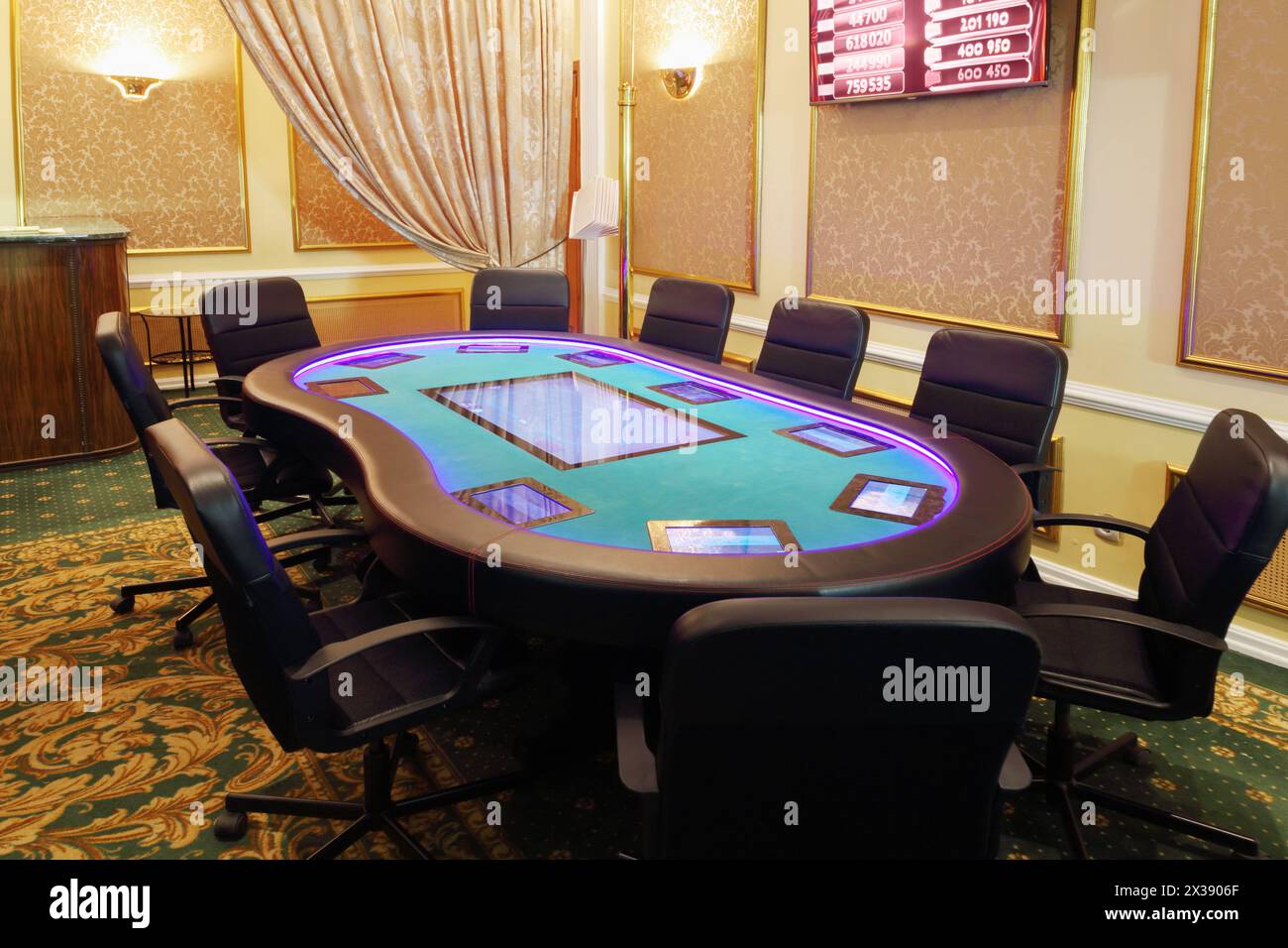 Inside interior poker table hi-res stock photography and images - Alamy