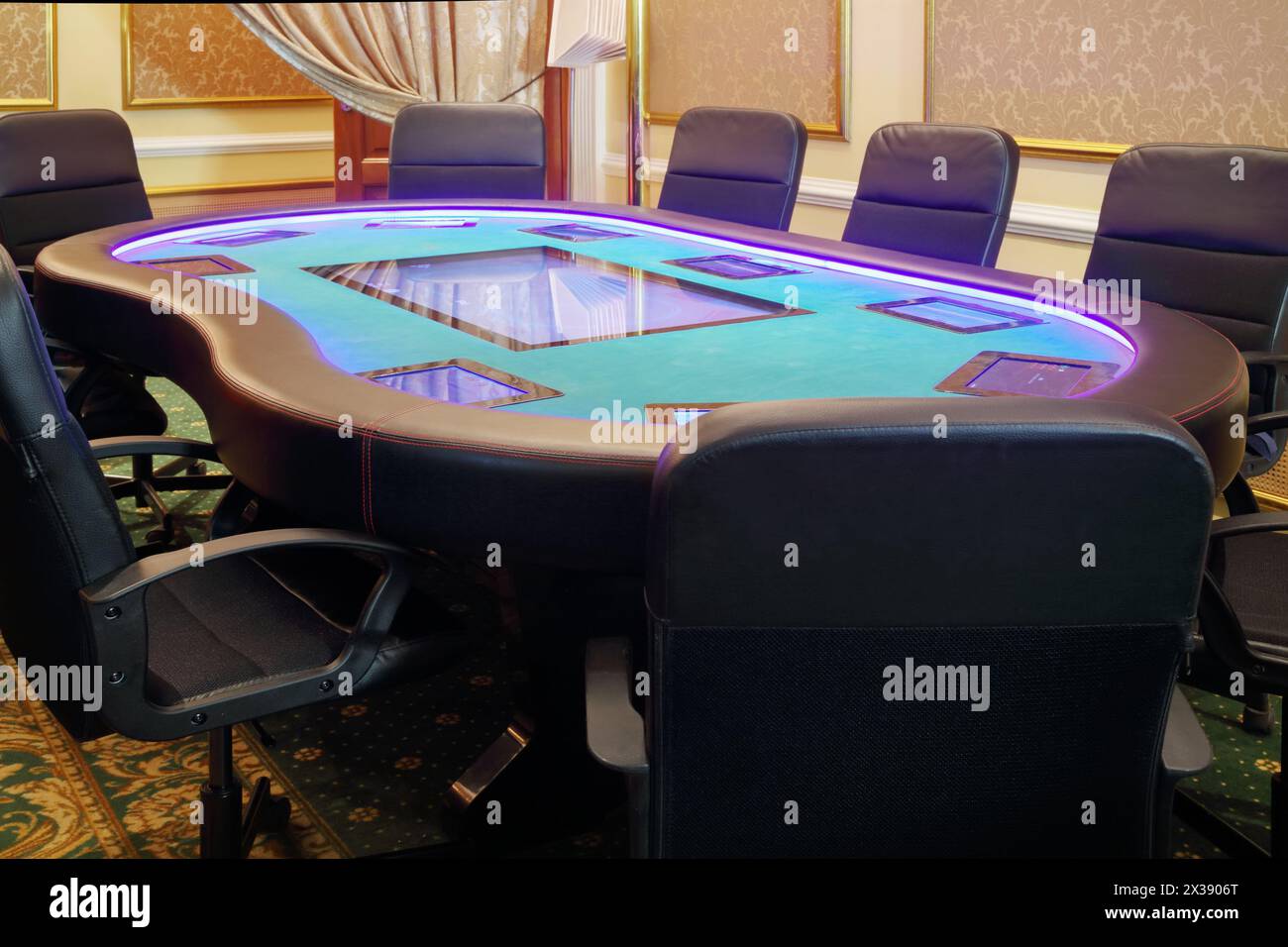 Inside interior poker table hi-res stock photography and images - Alamy