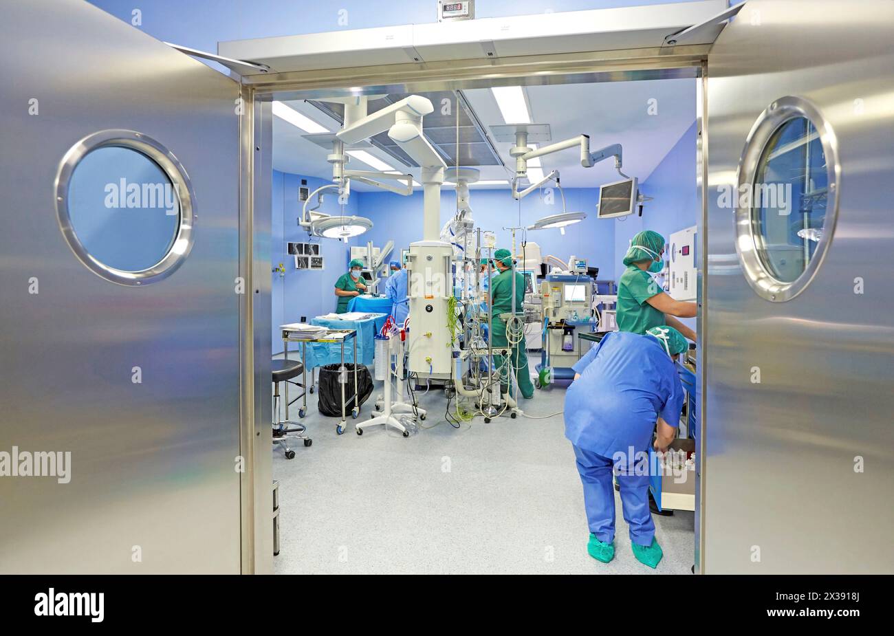 Operating room, Brain operation, Neurosurgery, Hospital Donostia, San ...