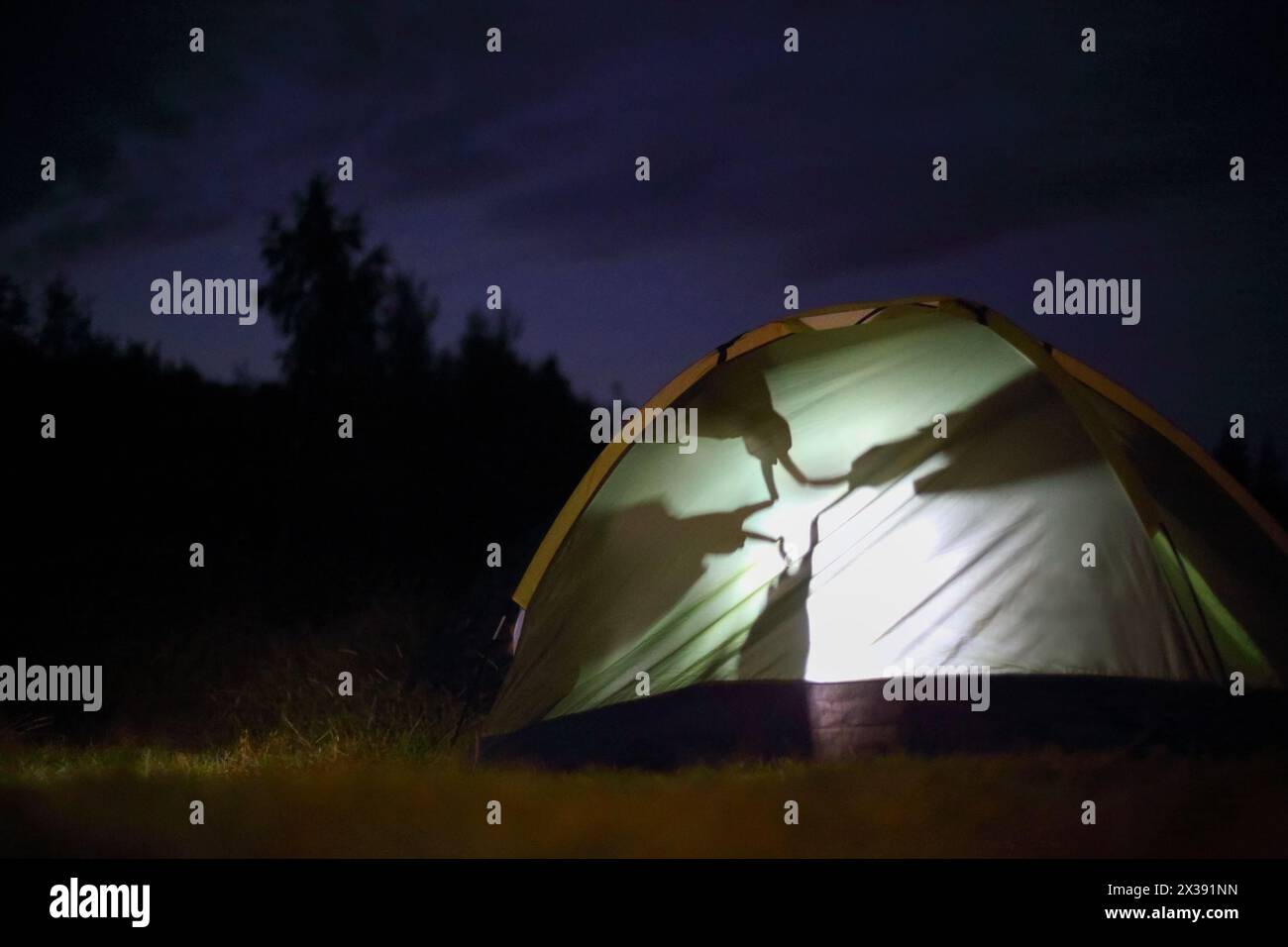 Night stay in tent hi-res stock photography and images - Alamy