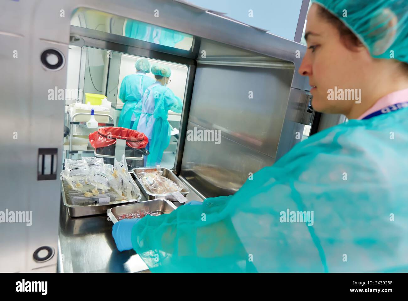 SAS window, Preparation of drugs, Clean room, Pharmacy, Hospital ...