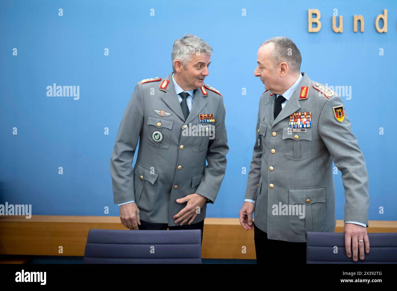 Alexander Sollfrank, General Carsten Breuer - Quadriga Exercises DEU ...