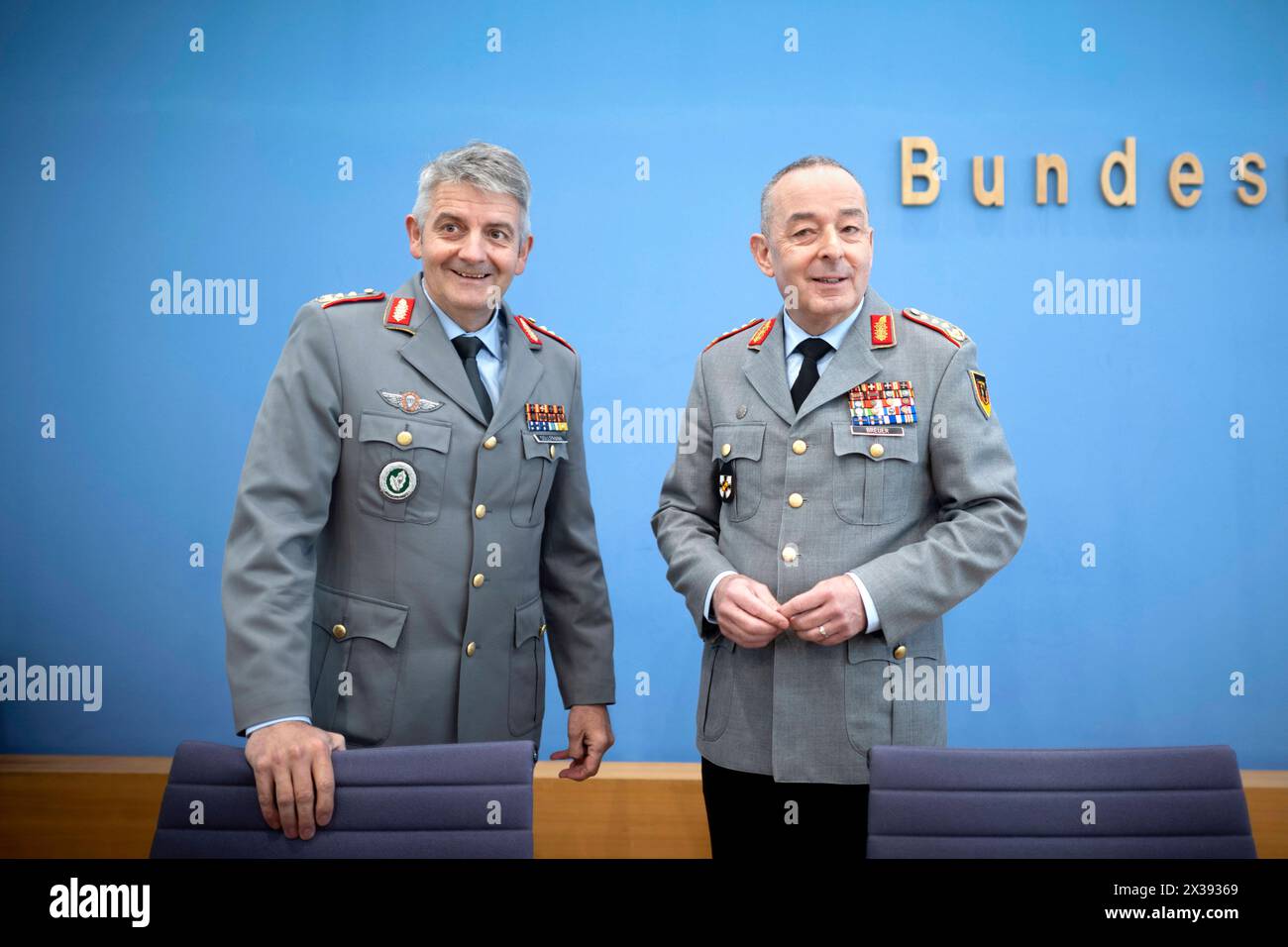 Alexander Sollfrank, General Carsten Breuer - Quadriga Exercises DEU ...
