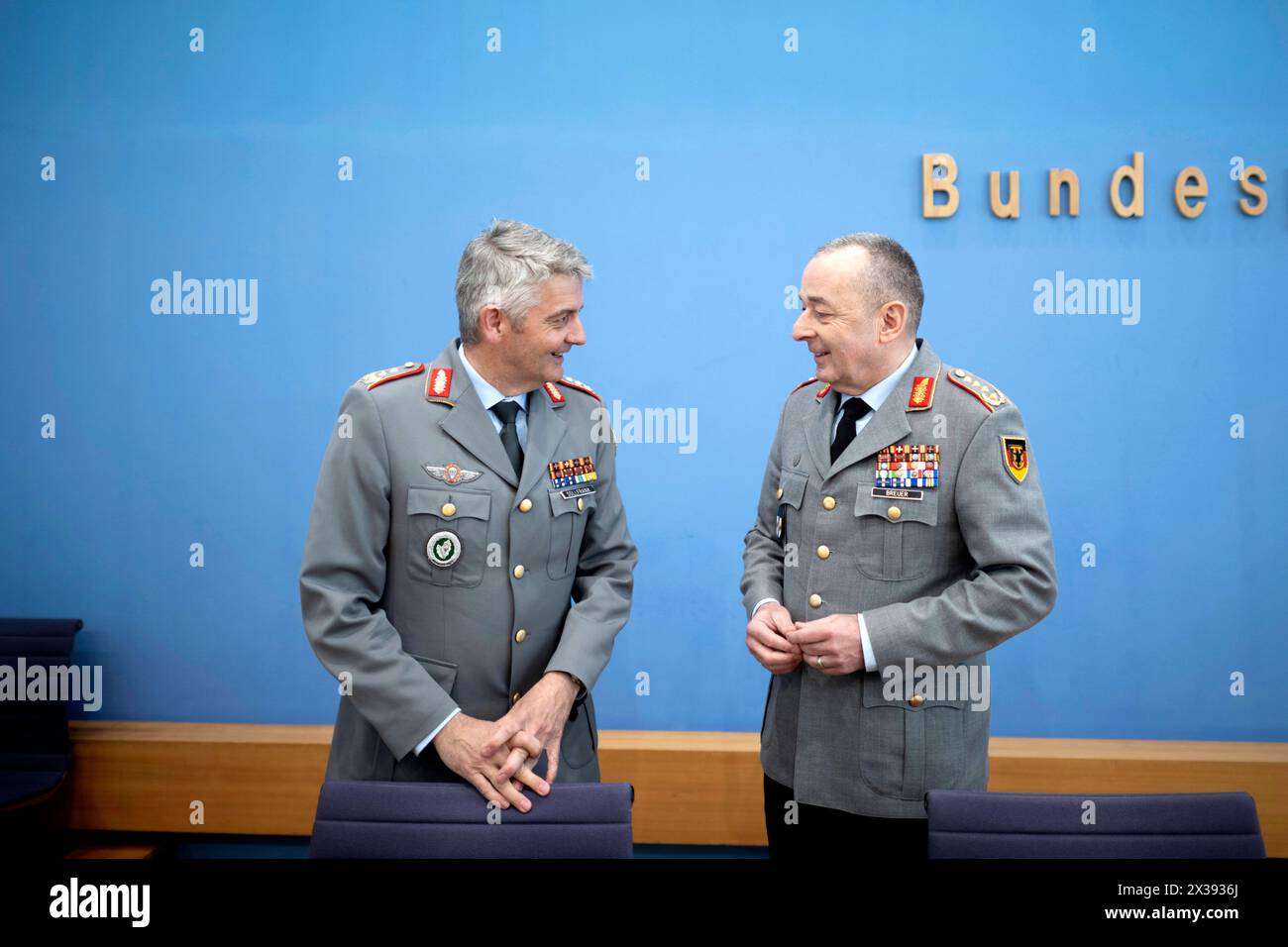 Alexander Sollfrank, General Carsten Breuer - Quadriga Exercises DEU ...