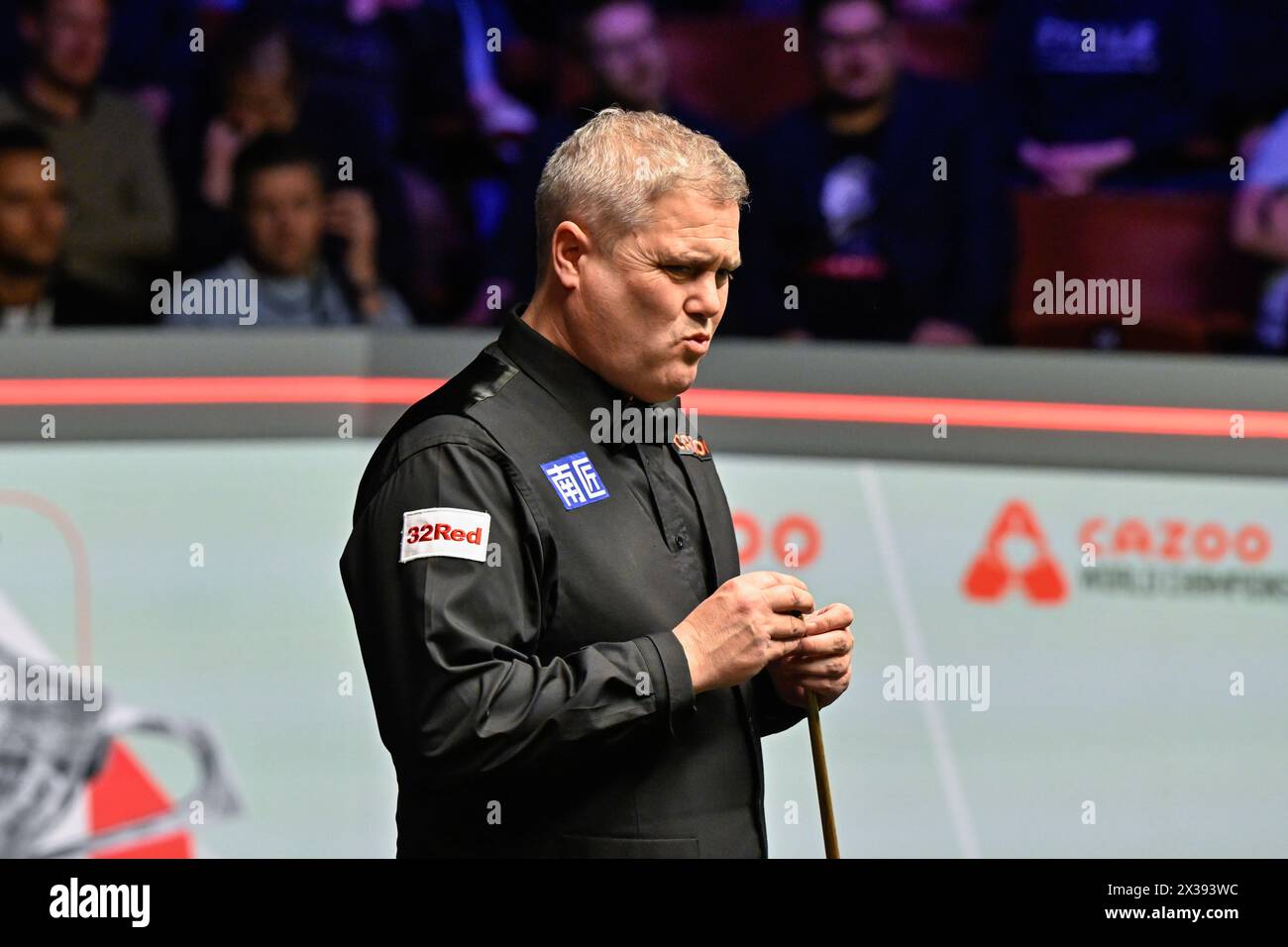Robert Milkins reacts, during the Cazoo World Championships 2024 at ...
