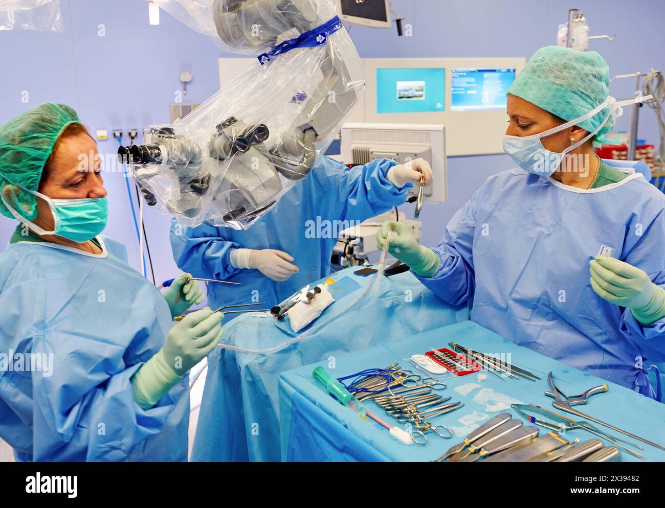 Operating room, Brain operation, Neurosurgery, Hospital Donostia, San ...