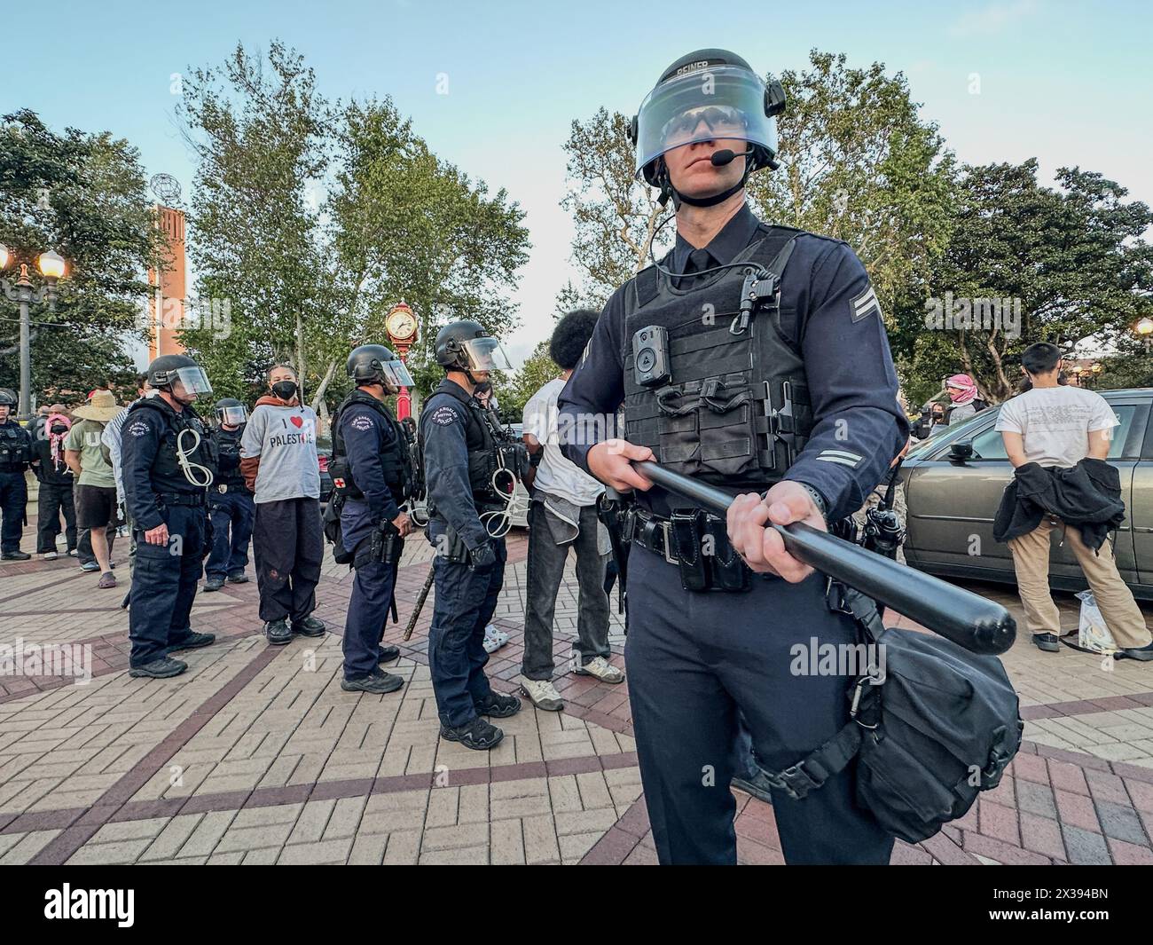 Los Angeles, California, U.S.A. 24th Apr, 2024. Cop with baton in ...