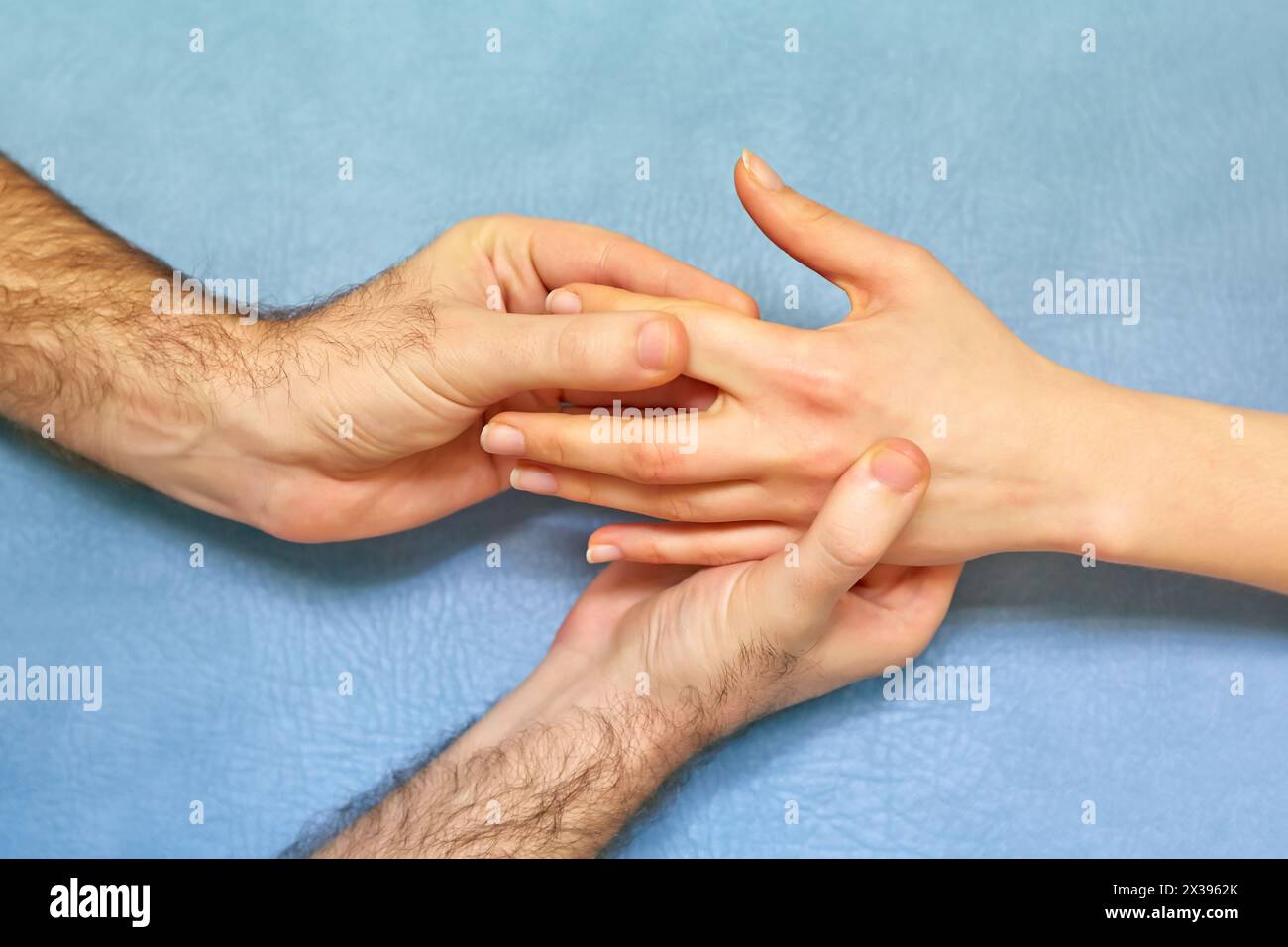 Metacarpophalangeal joint hi-res stock photography and images - Alamy