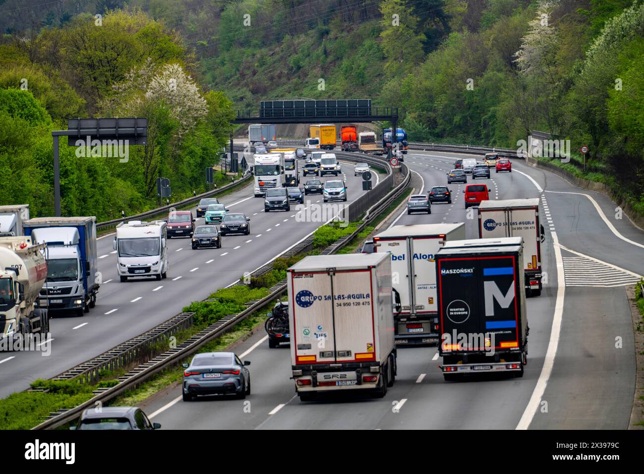 Autobahn A1 near Wetter, at the Volmarstein junction, view to the ...