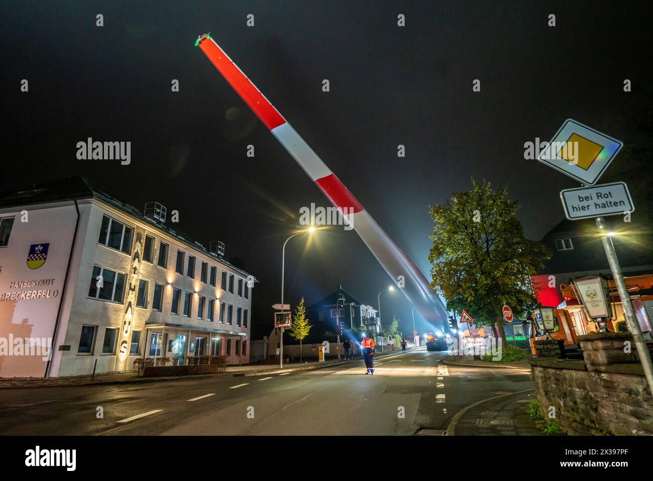 Transport of a 68 meter long, 22 T heavy blade, of a wind turbine, here ...