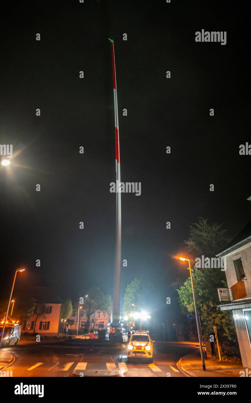 Transport of a 68 meter long, 22 T heavy blade, of a wind turbine, here ...