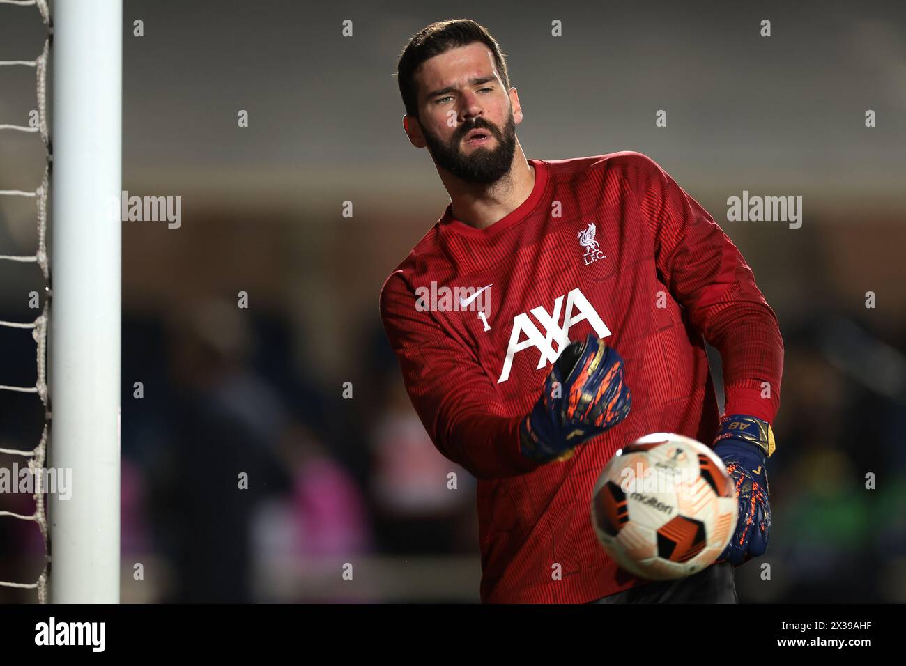 Alisson becker di liverpool hi-res stock photography and images - Alamy