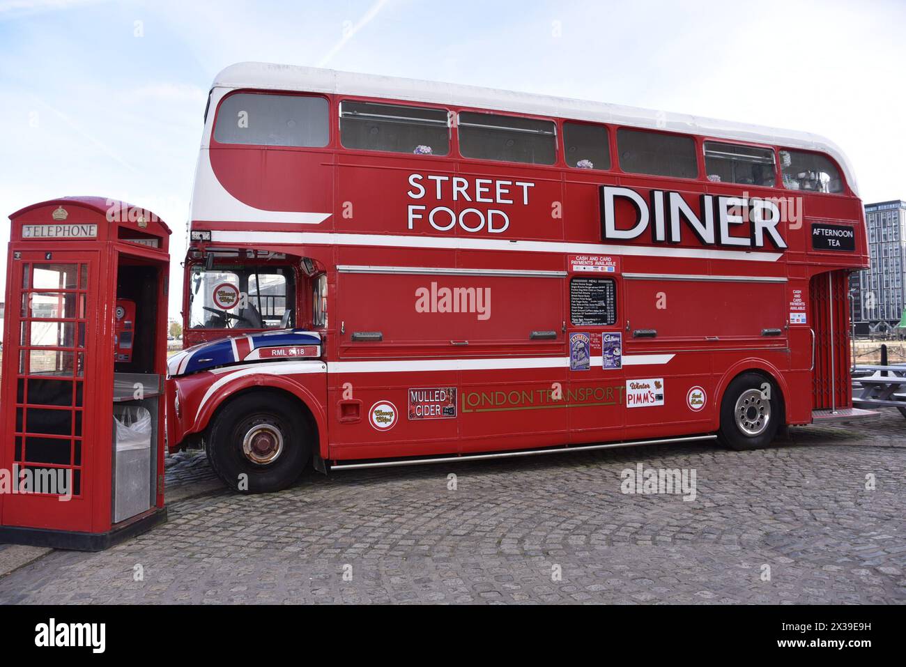 Diner bus liverpool hi-res stock photography and images - Alamy