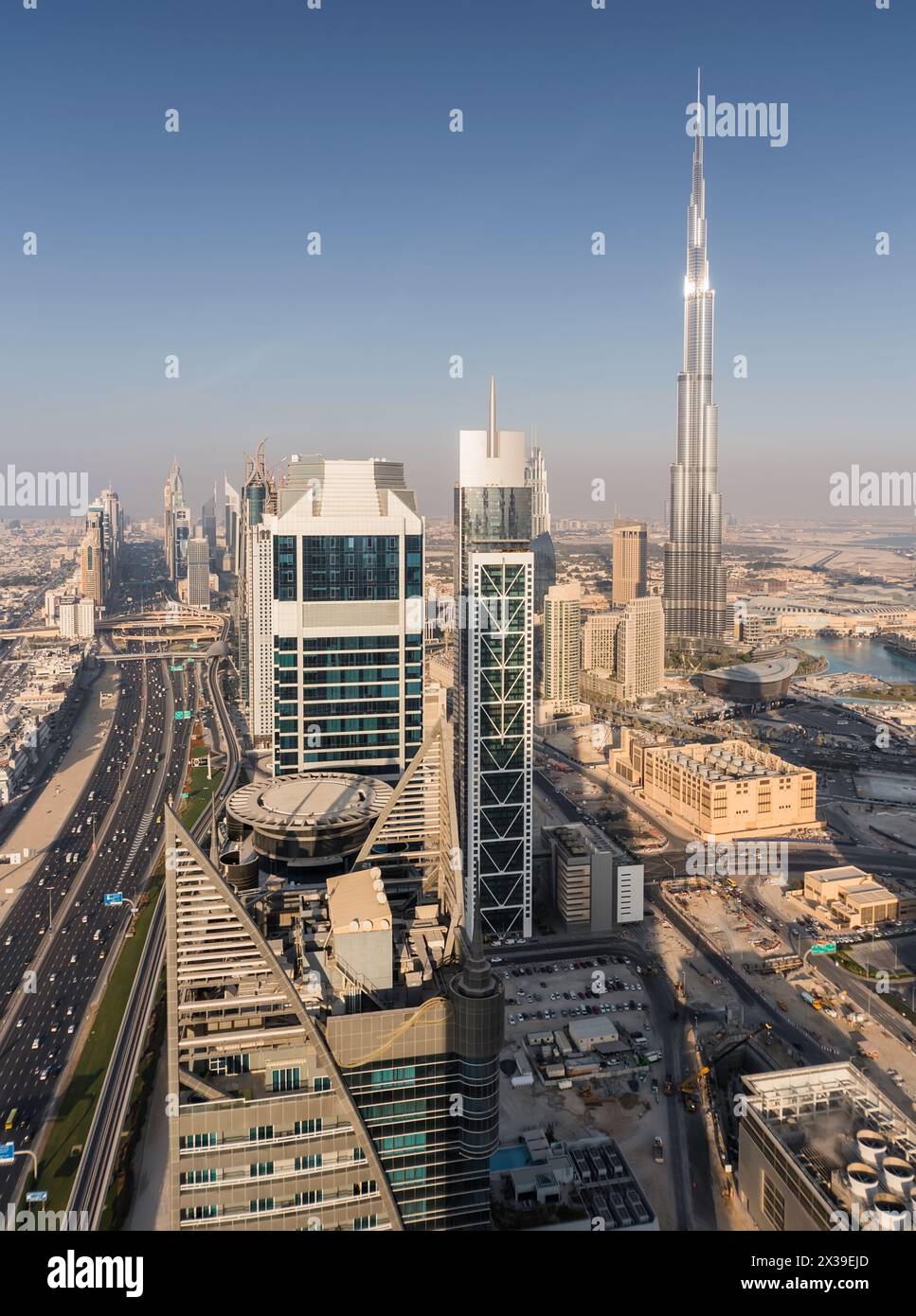 Manazel al safa tower hi-res stock photography and images - Alamy