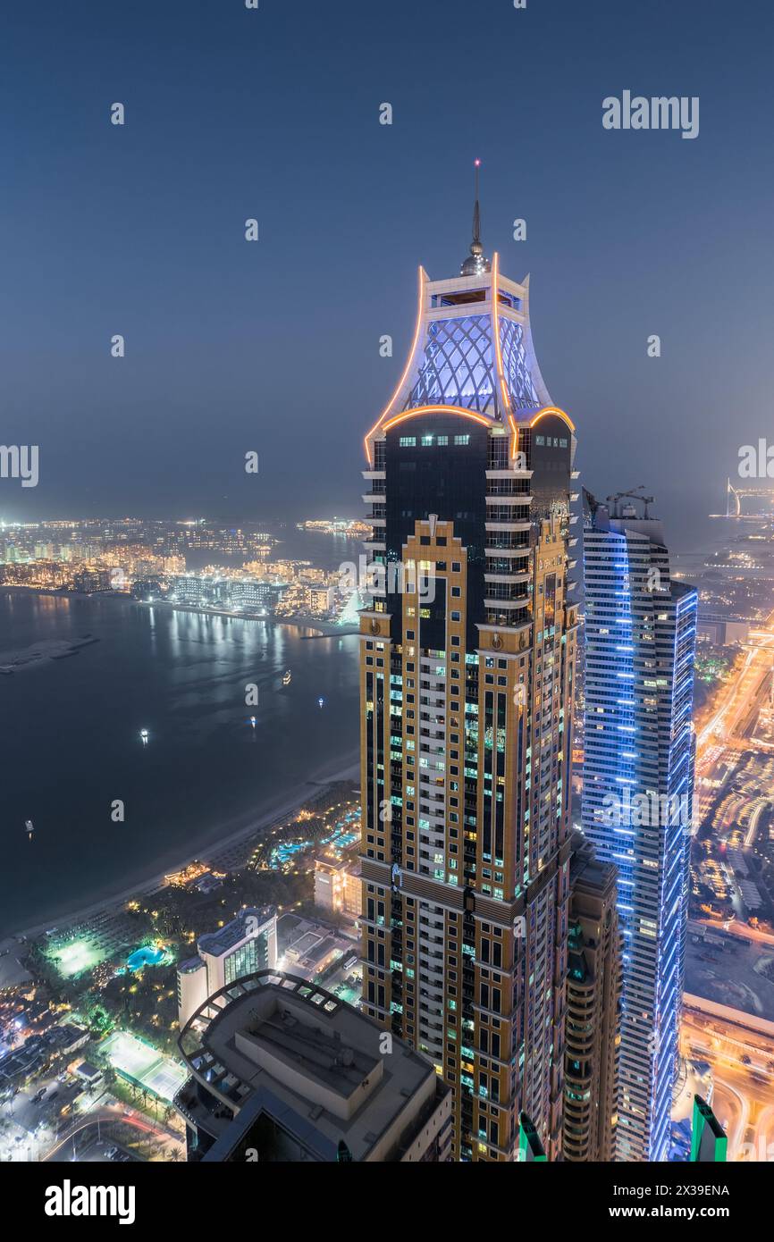 DUBAI, UAE - JAN 10, 2017: Elite Residence tower in World Tallest Tower ...