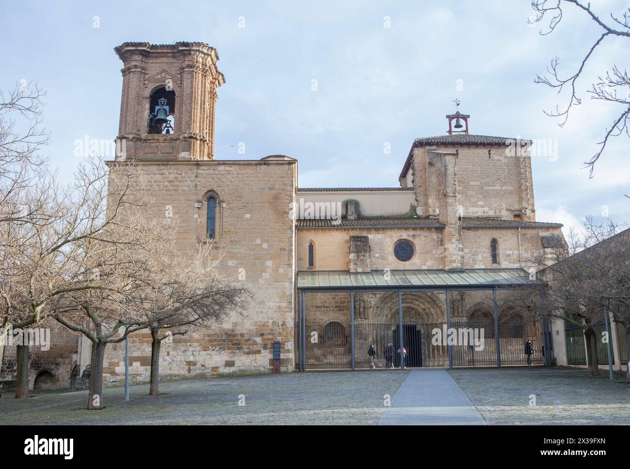 Bulky mediaeval tower hi-res stock photography and images - Alamy