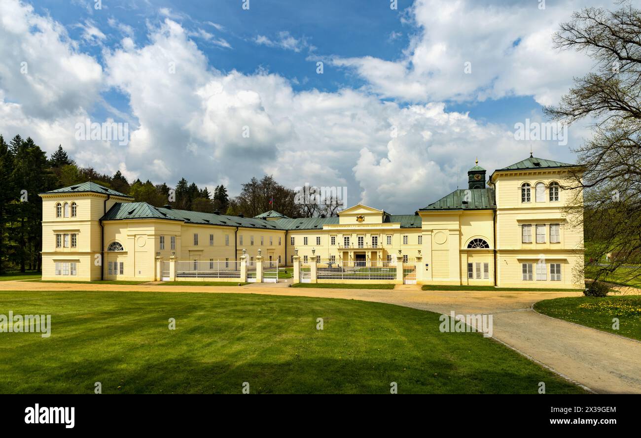 Kynzvart castle in West Bohemia Stock Photo - Alamy
