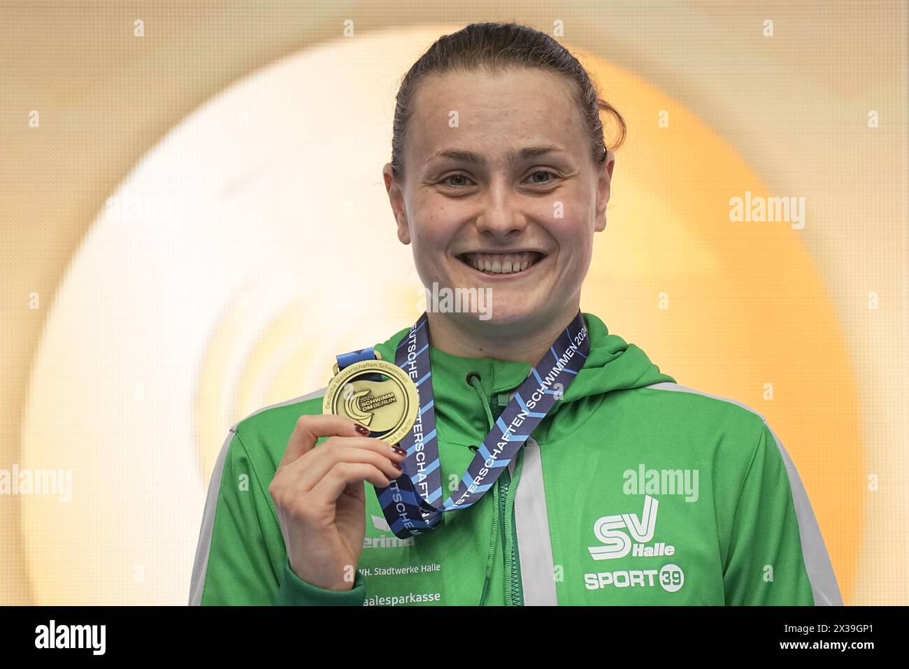 Berlin, Germany. 25th Apr, 2024. Swimming: German Championships, award ...