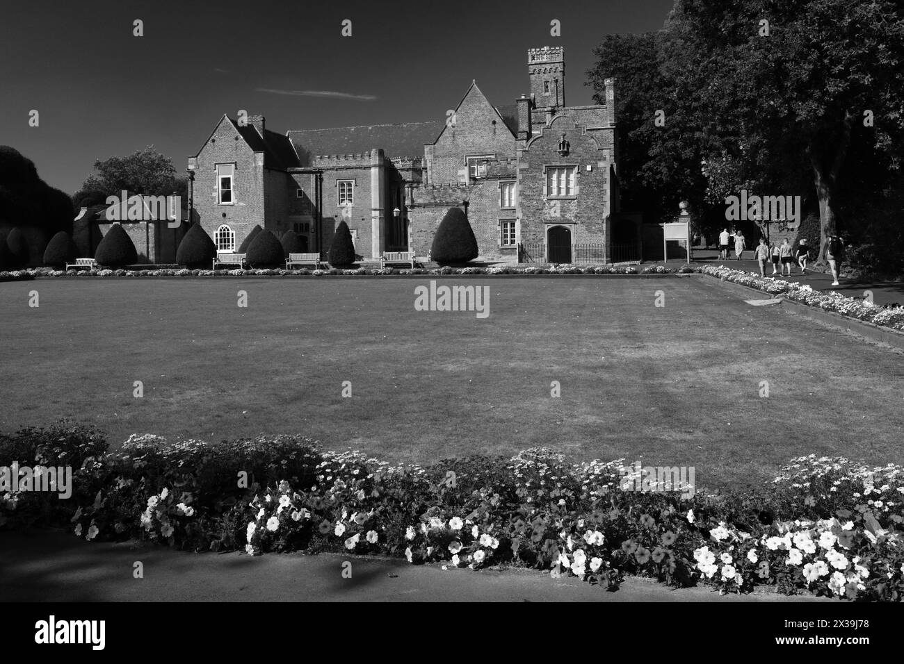 Spring flowers at Ayscoughfee Hall and gardens; Spalding town ...