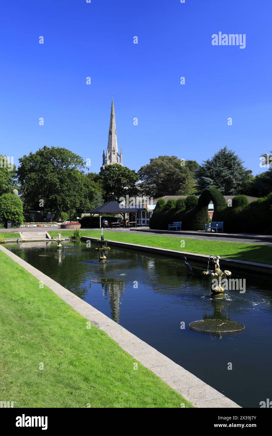 Spring flowers at Ayscoughfee Hall and gardens; Spalding town ...