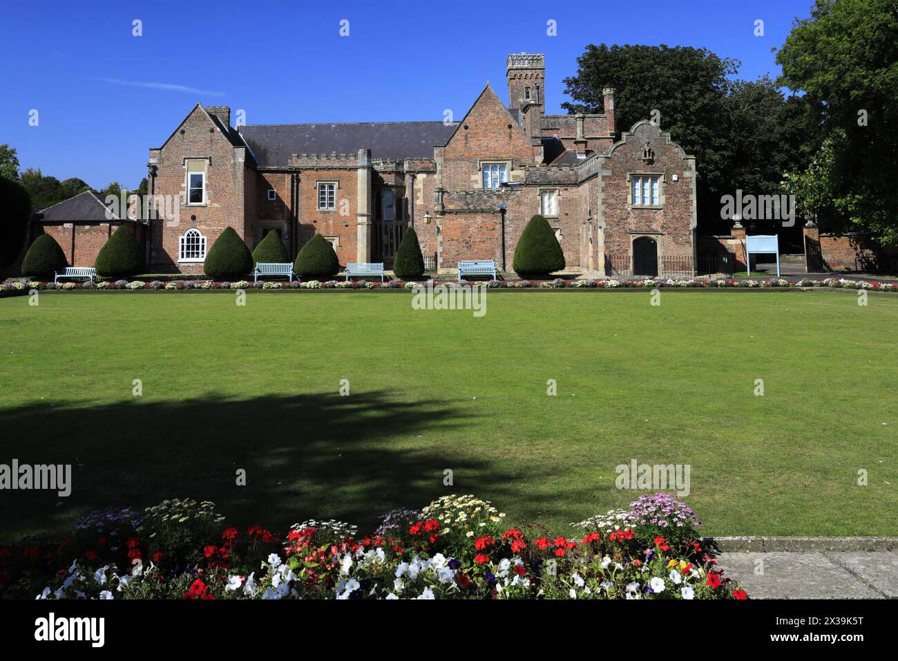Spring flowers at Ayscoughfee Hall and gardens; Spalding town ...