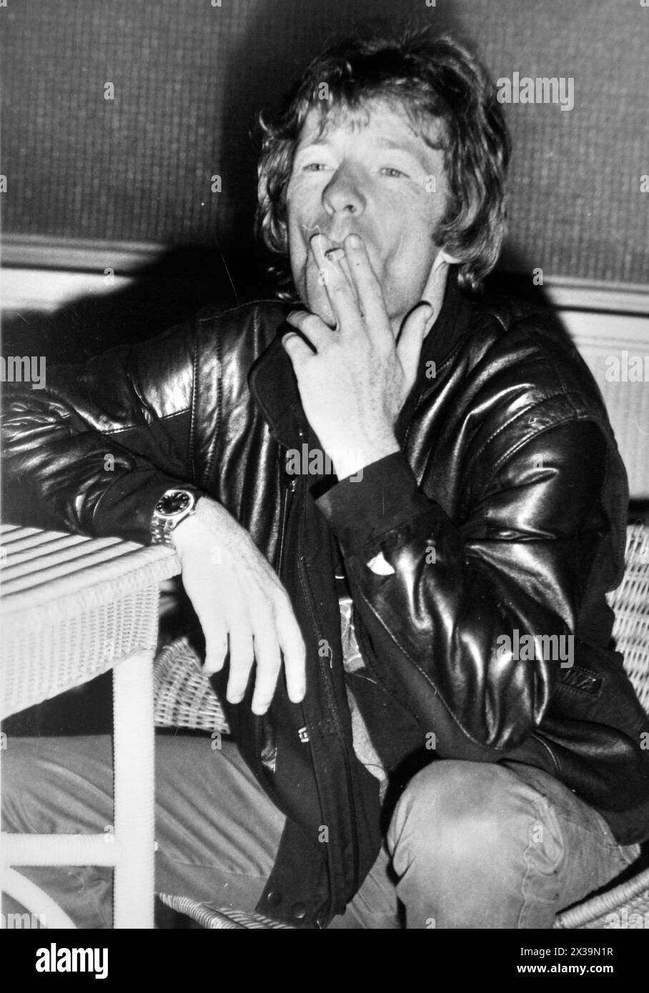 CONTROVERSIAL COMEDIAN JIM DAVIDSON AT THE SANDOWN PIER THEATRE, ISLE ...