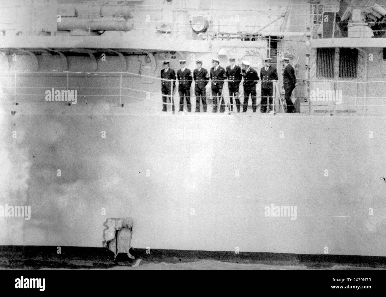 HMS GLASGOW RETURNS TO PORTSMOUTH FROM THE FALKLANDS WITH THE DAMAGE TO ...