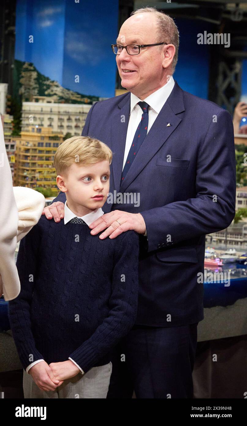Hamburg, Germany. 25th Apr, 2024. Prince Albert II of Monaco (r) and ...