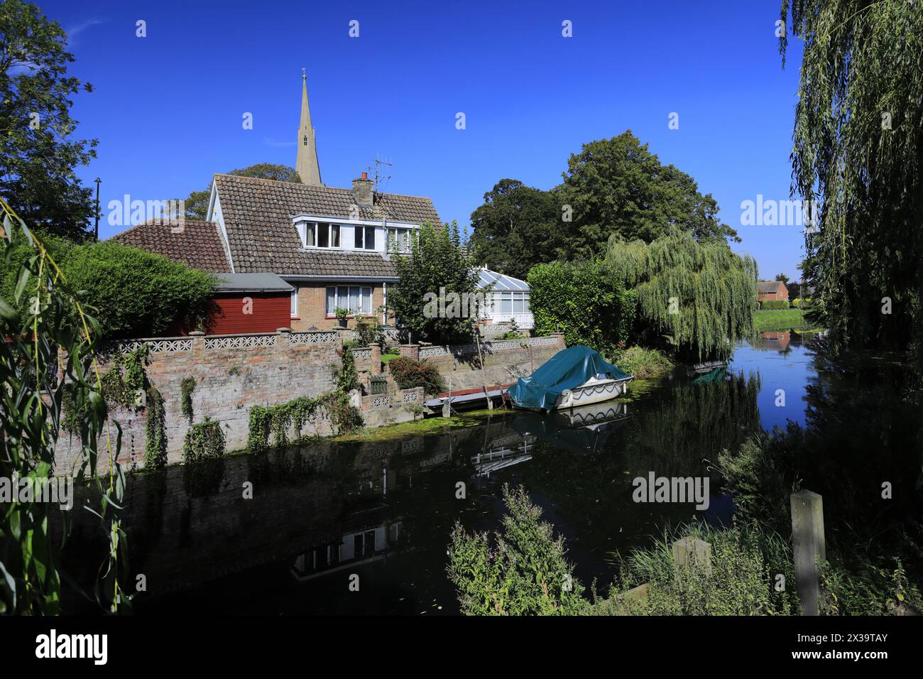 View of the river Glen at Surfleet town; Lincolnshire County; England ...