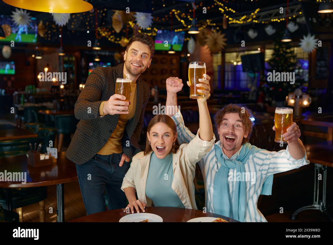 Screaming man supporting sport hi-res stock photography and images - Alamy