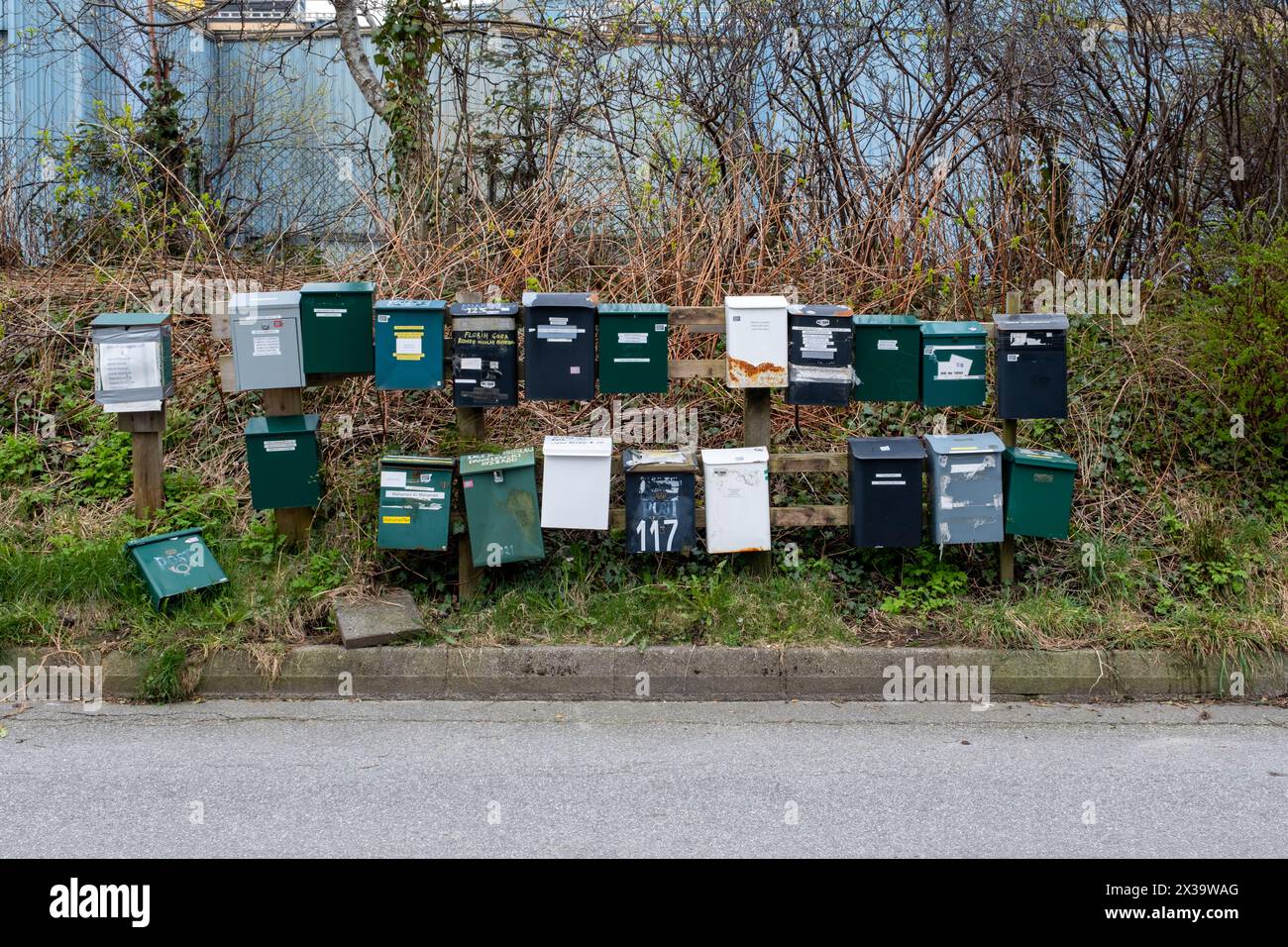 Green mail boxes hi-res stock photography and images - Alamy